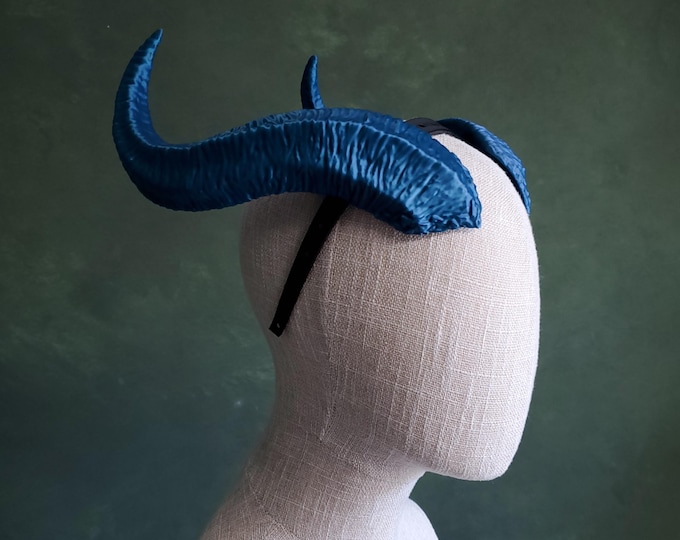 Kolsun | Large Swooped Back Horns - Etsy
