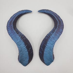 Kolsun | Large Swooped Back Horns - Etsy