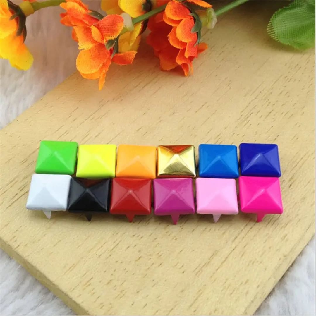 100pcs 9mm Square Pyramid Studs for DIY Projects, Emo Punk Scene Gothic ...