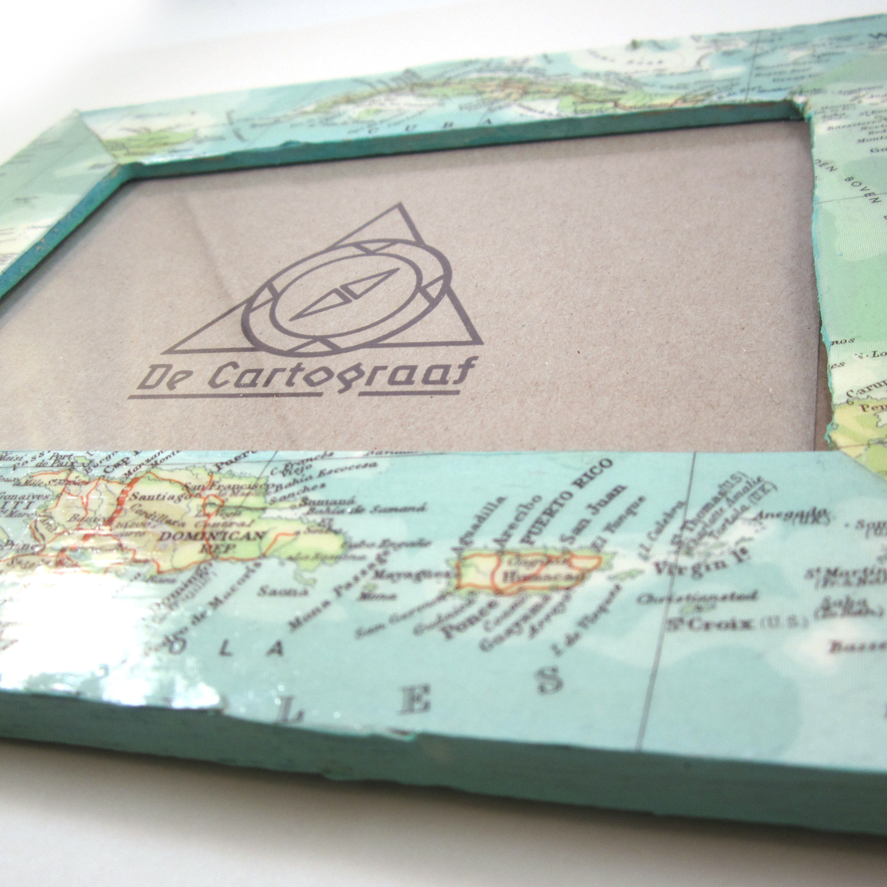 Personalized World map photo frame