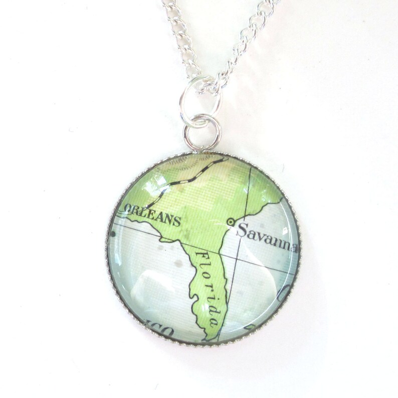 Personalized Map Necklace America Variatons 25 Mm | Etsy