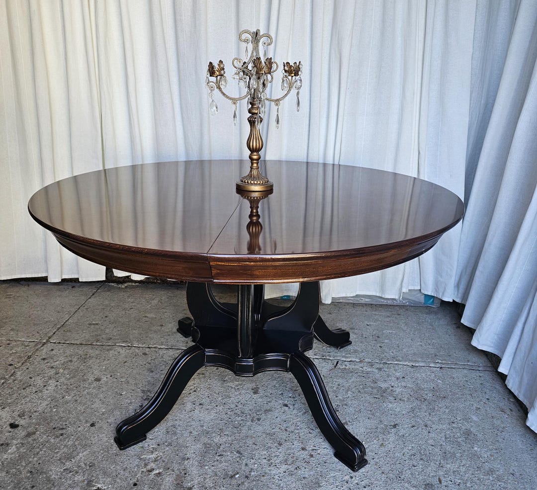 Round/oval Dining Room Table. Circa 1950's, Burl Wood Top With ...