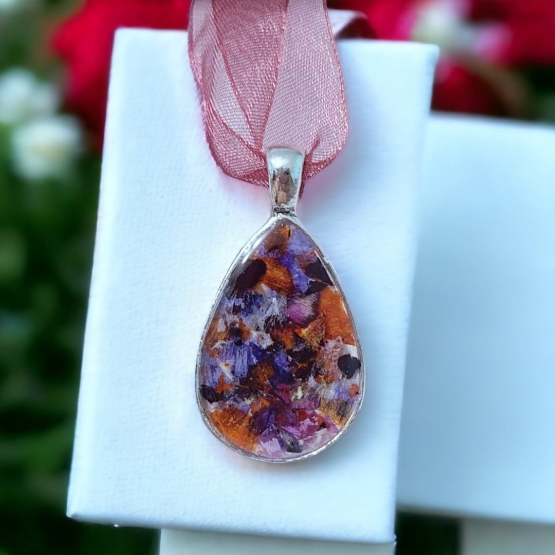 Teardrop Memorial Pendant: Dried Funeral Flower Keepsake Jewelry - Etsy