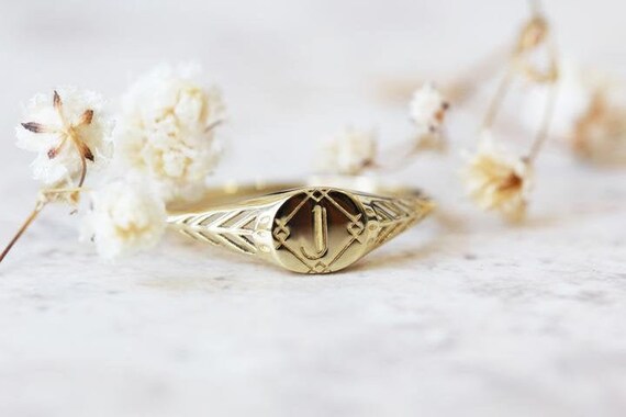 Plain gold signet ring in 18k solid gold | Etsy