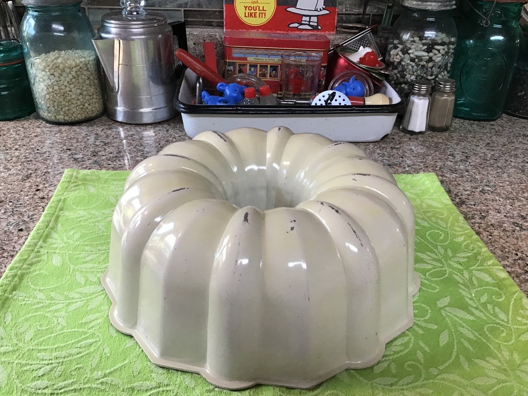 Beige Bundt Pan - Etsy