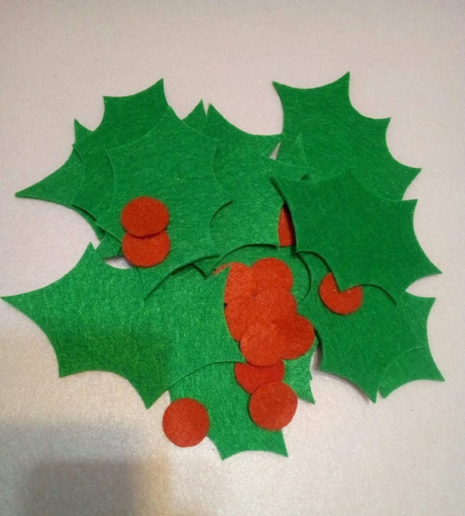 Felt Holly Leaves Set of 30 Pieces/holly Leaves and - Etsy