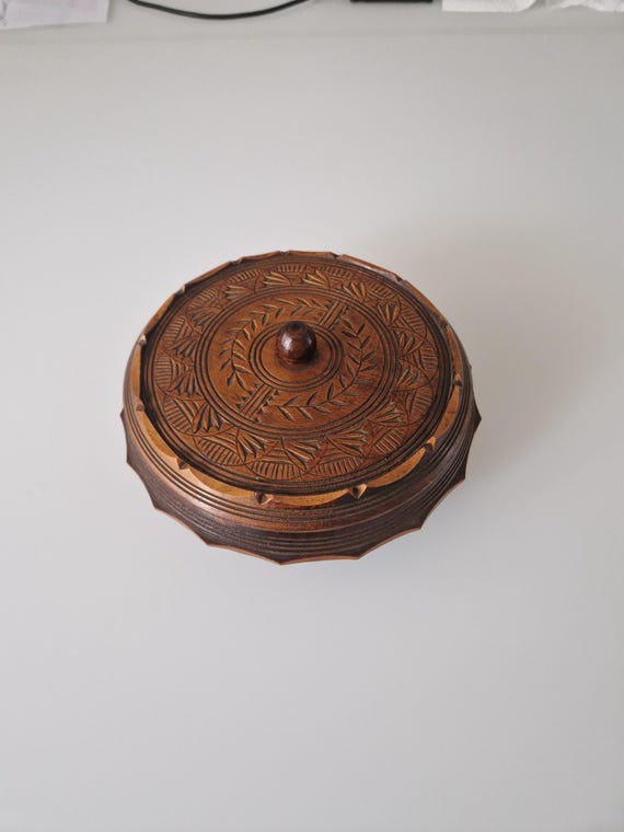 Round vintage box with lid Wood round box Wood trinke… - Gem