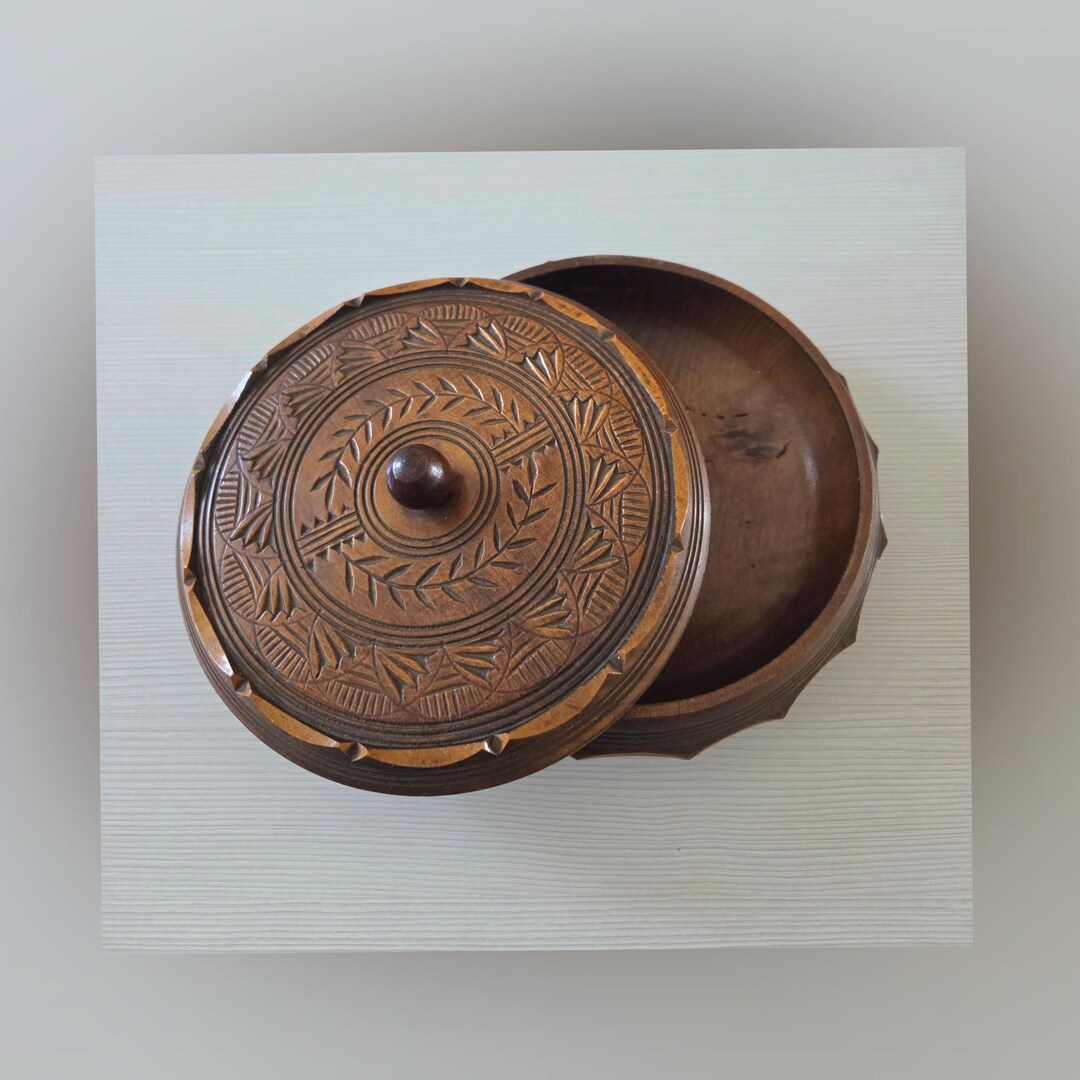 Round Vintage Box With Lid Wood Round Box Wood Trinket Box Jewelry ...