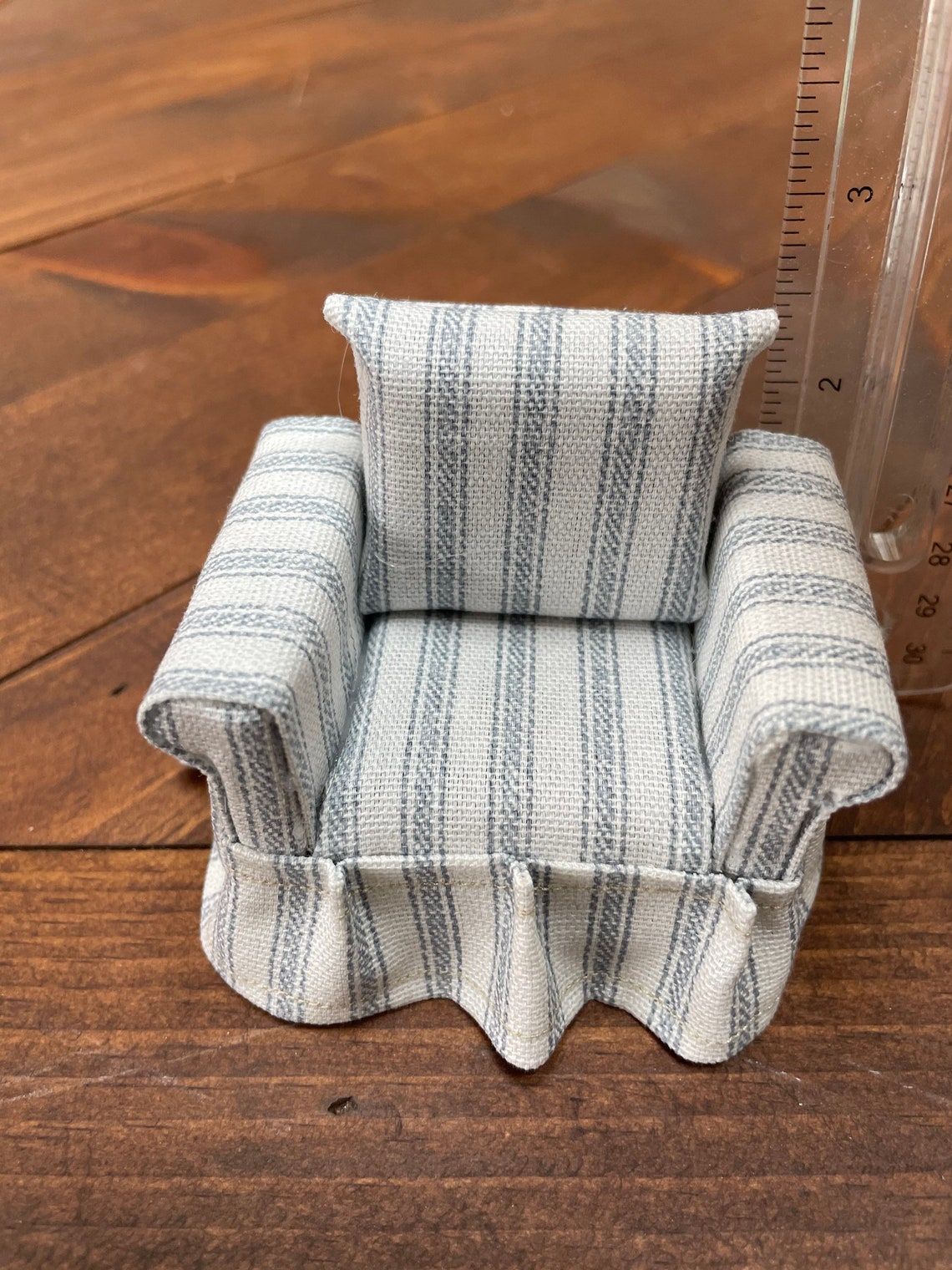 Dollhouse Miniatures chair Armchair seating dollhouse | Etsy