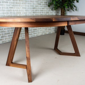 Round Extendable Dining Table, Wood Round Table With Leaf, 48" Round ...