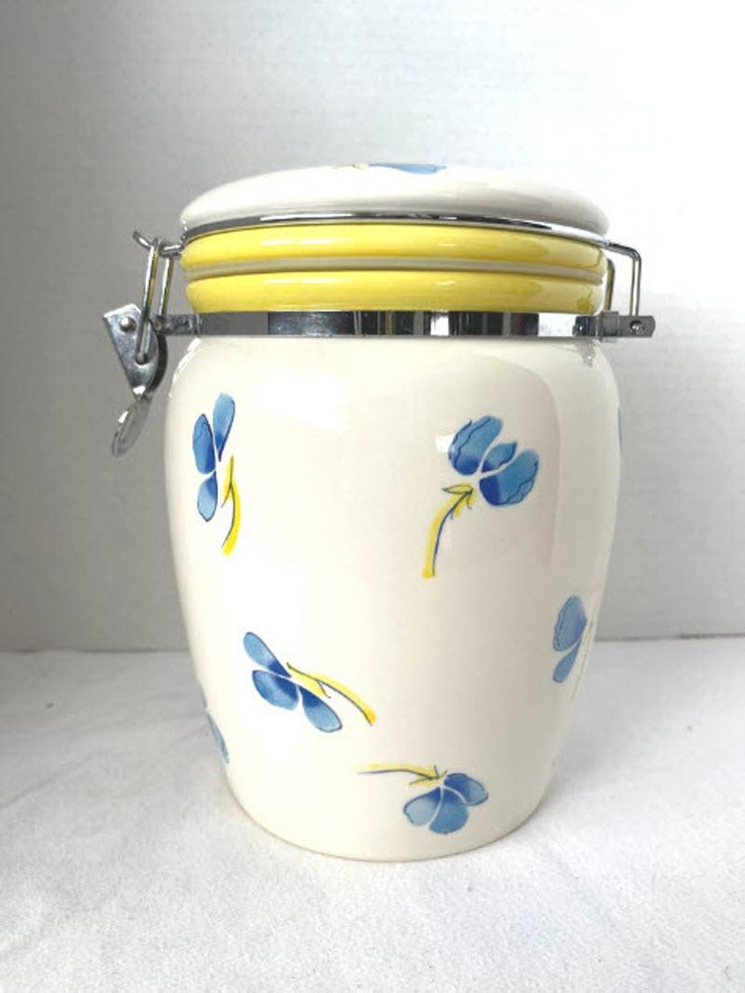 Hand-painted Ceramic Cookie Jar by Inspirado Seattle USA 190 White With ...