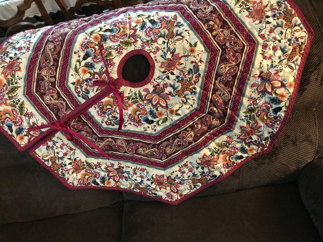 Mini Victorian Quilted Octagonal Burgundy Floral Stripe Christmas Tree ...