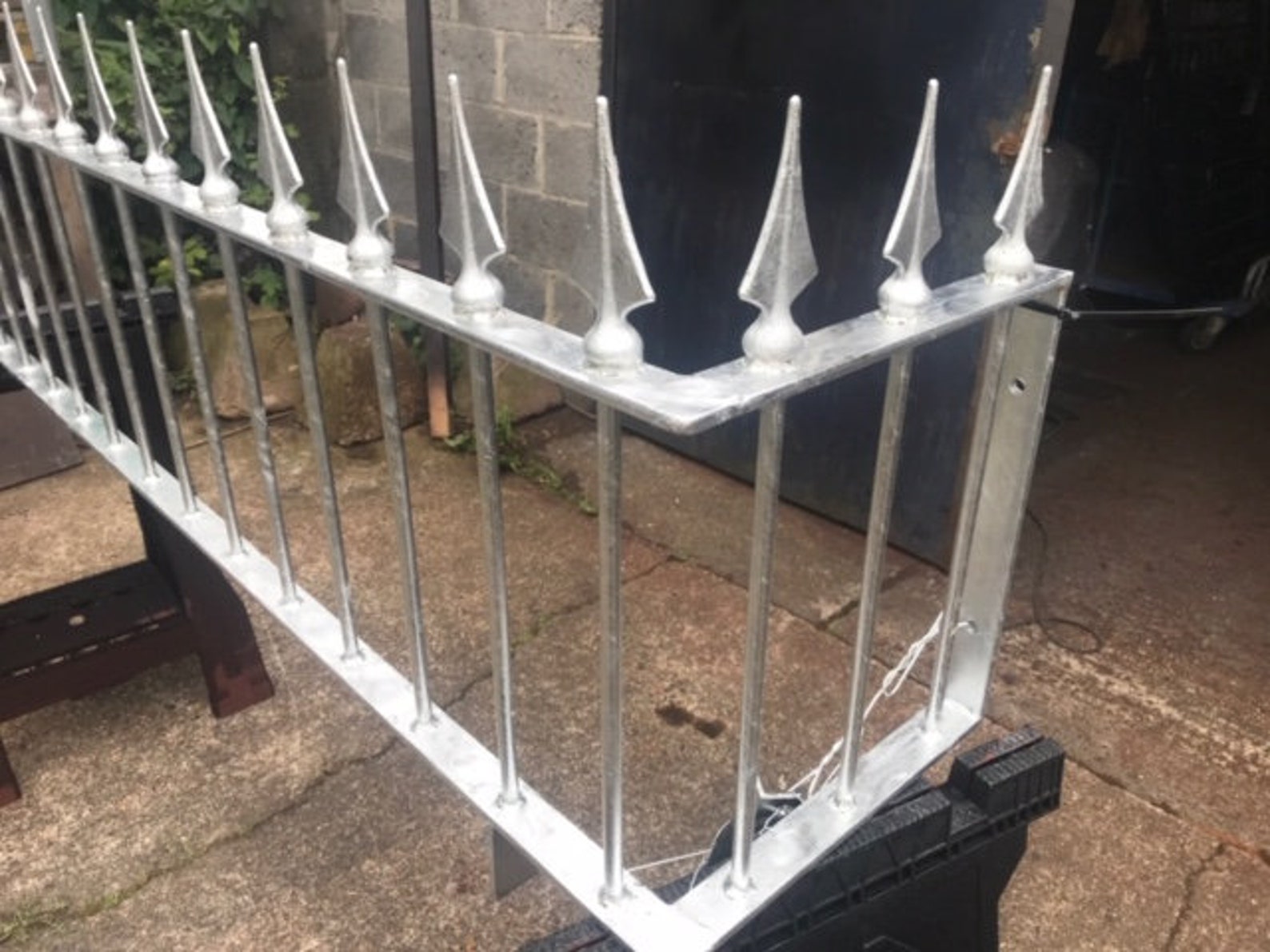 Low Wall Metal Railing , Panels Made to Size , Steel Fencing ...