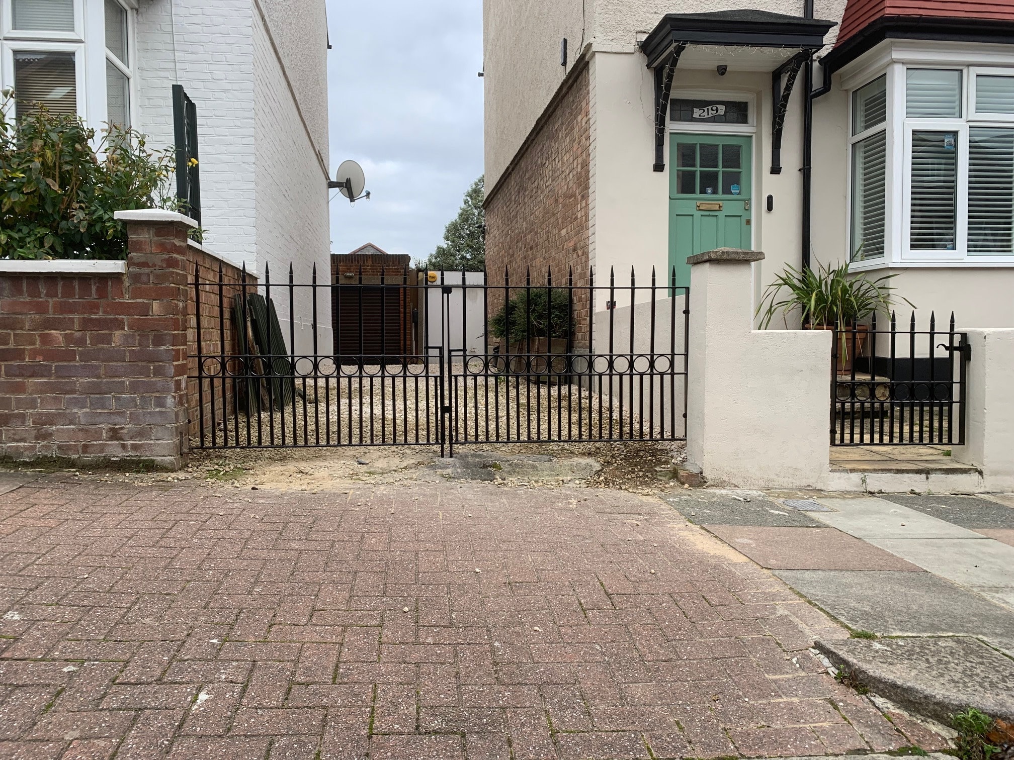 Low Wall Metal Railing Made to Order Only UK - Etsy UK