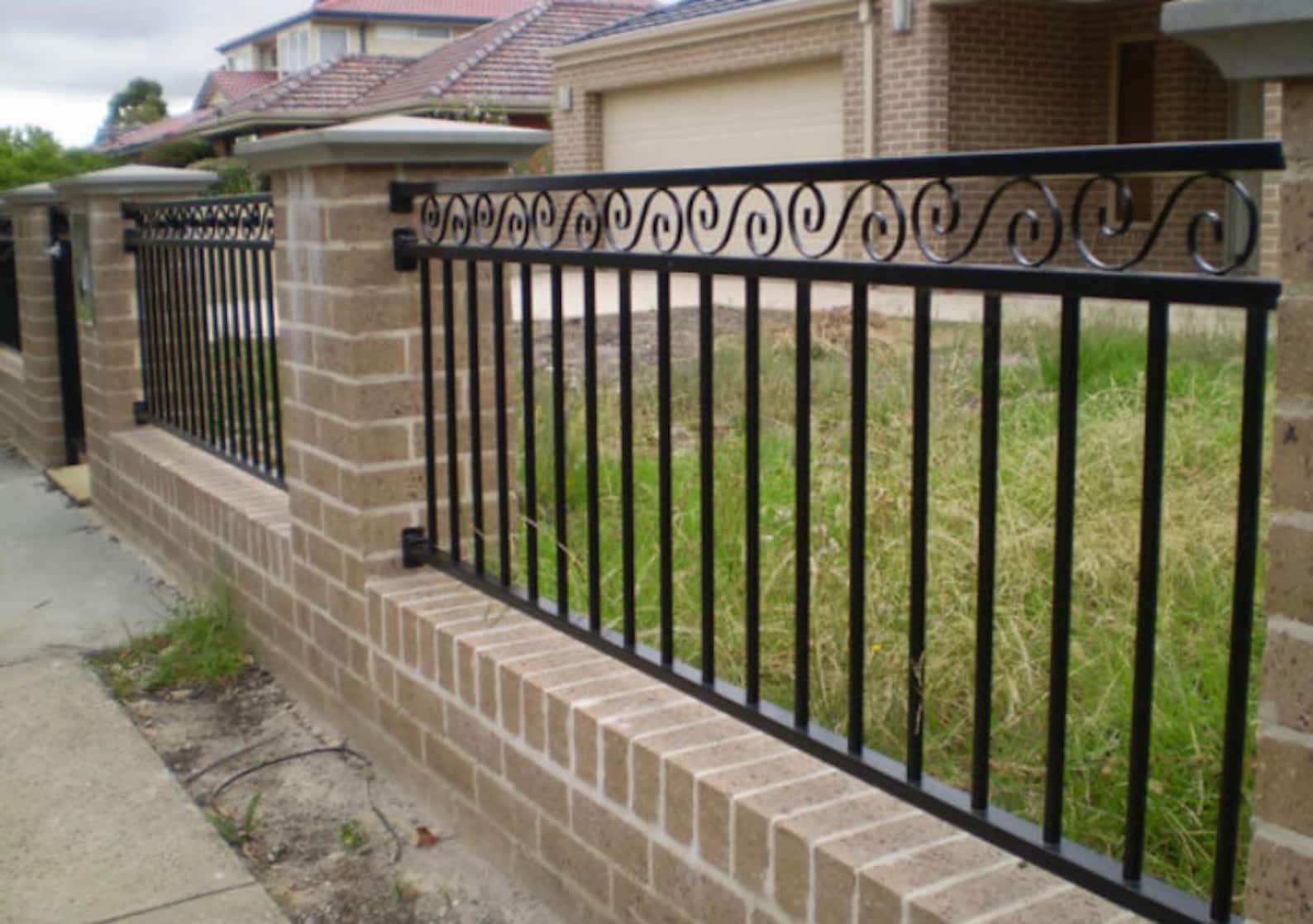 Low Wall Metal Railing , Panels Made to Size , Steel Fencing ...