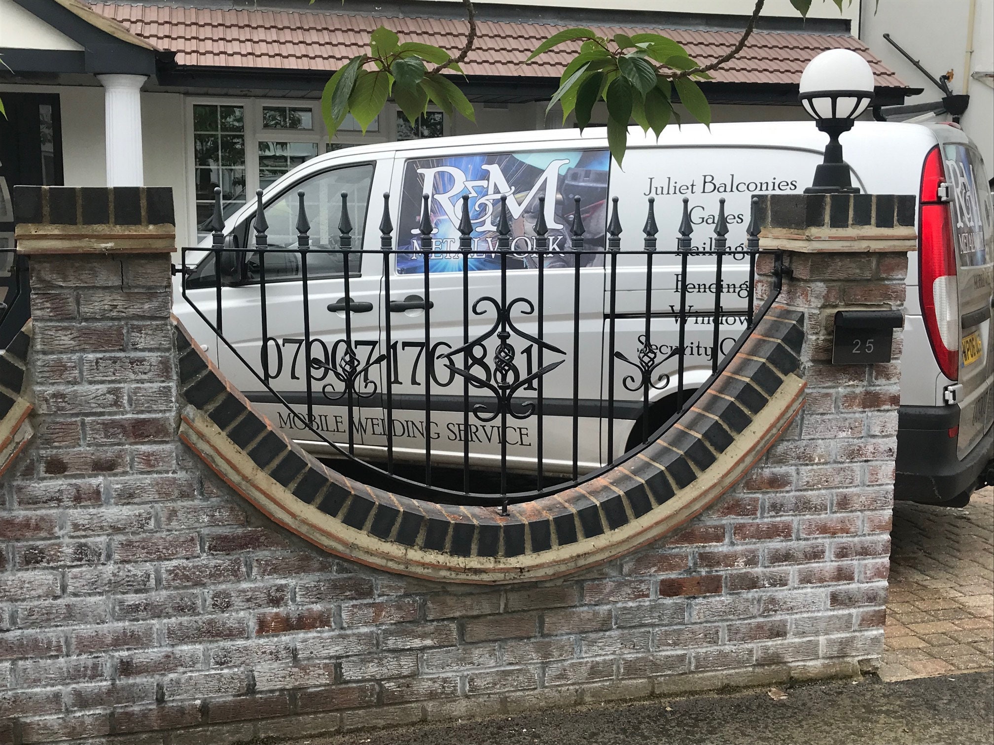 Low Wall Metal Railing , Panels Made to Size , Steel Fencing ...