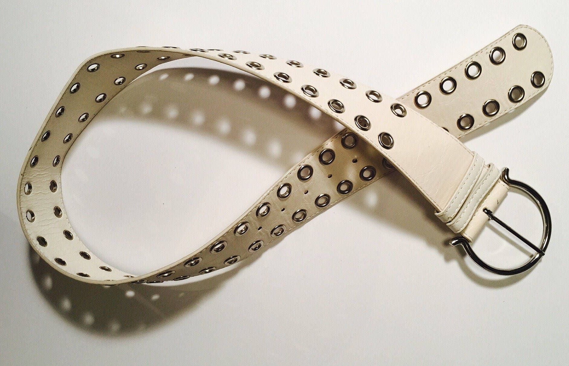 Vintage 90's white coated leather double grommet double prong buckle ...