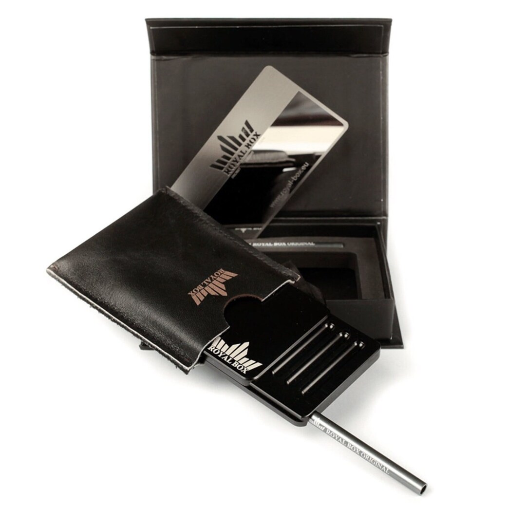 The Royal Box Walnut Gold 8 Compartment Tobacco Snuff Dry Powder ...