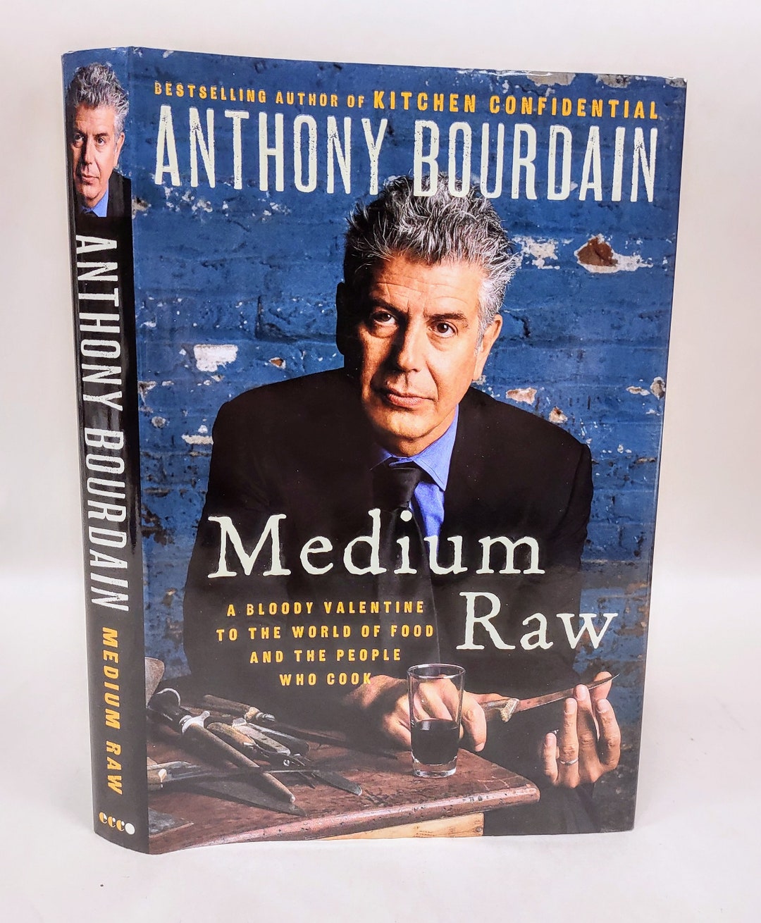 First Printing - Medium Raw, by Anthony Bourdain. First Edition, First Printing, Ecco, 2010. - Etsy