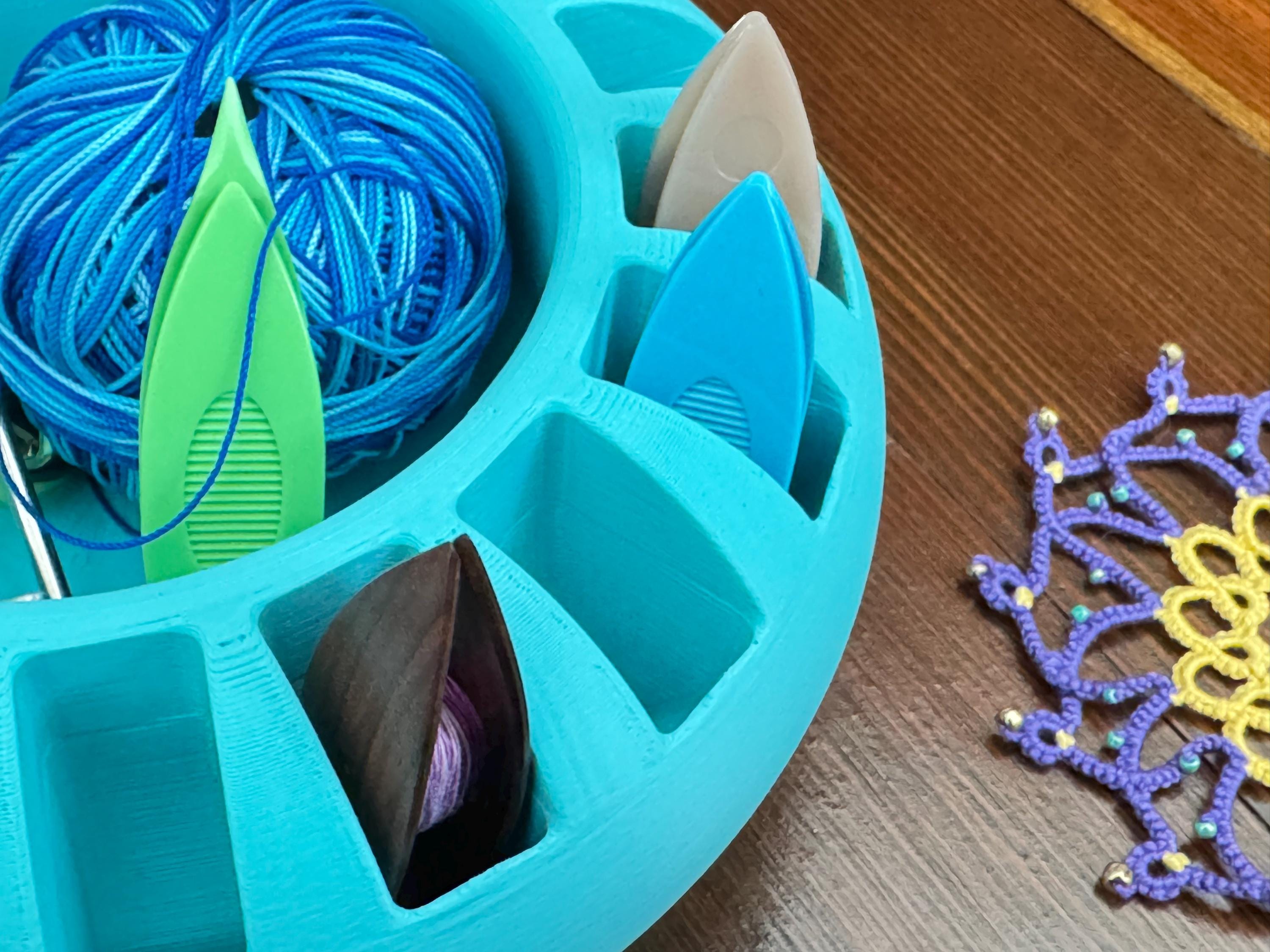 Shuttleship S18 STL File - 3D Printable Tatting Shuttle Caddy - Etsy