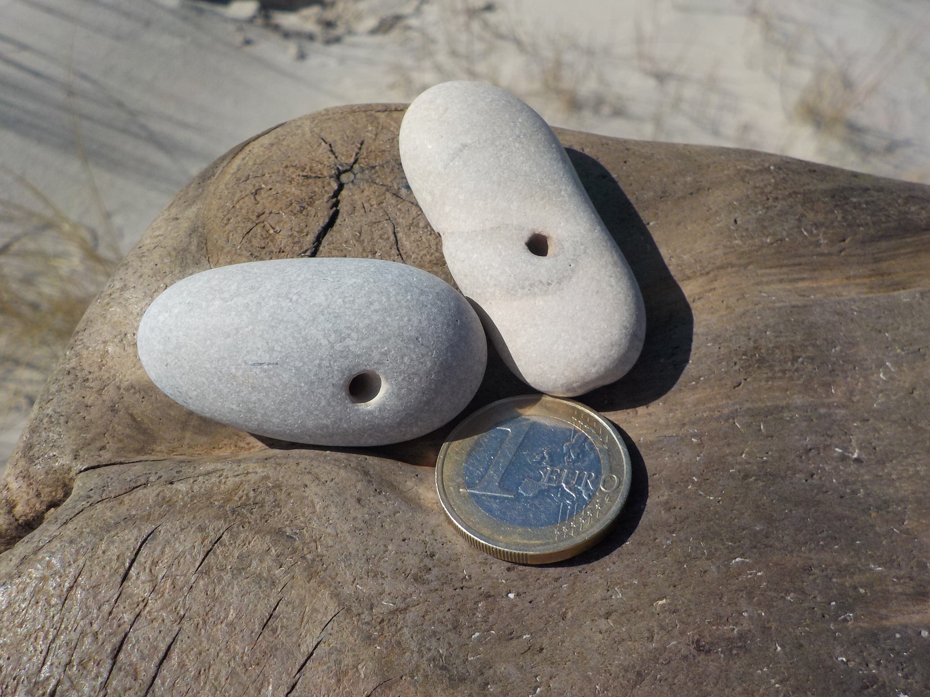 2 Naturally Holed Beach Stones 1.8-2/4.5-5cm Hag Stones - Etsy