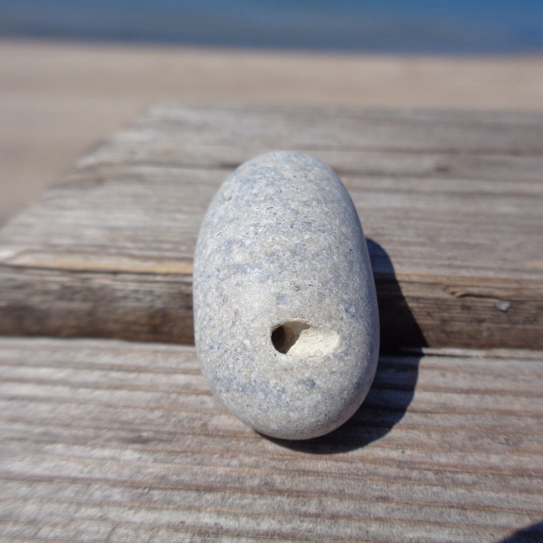 UNIQUE Holey Stone 1.3"/3.3cm Small Pebble With Natural Hole -good Luck ...
