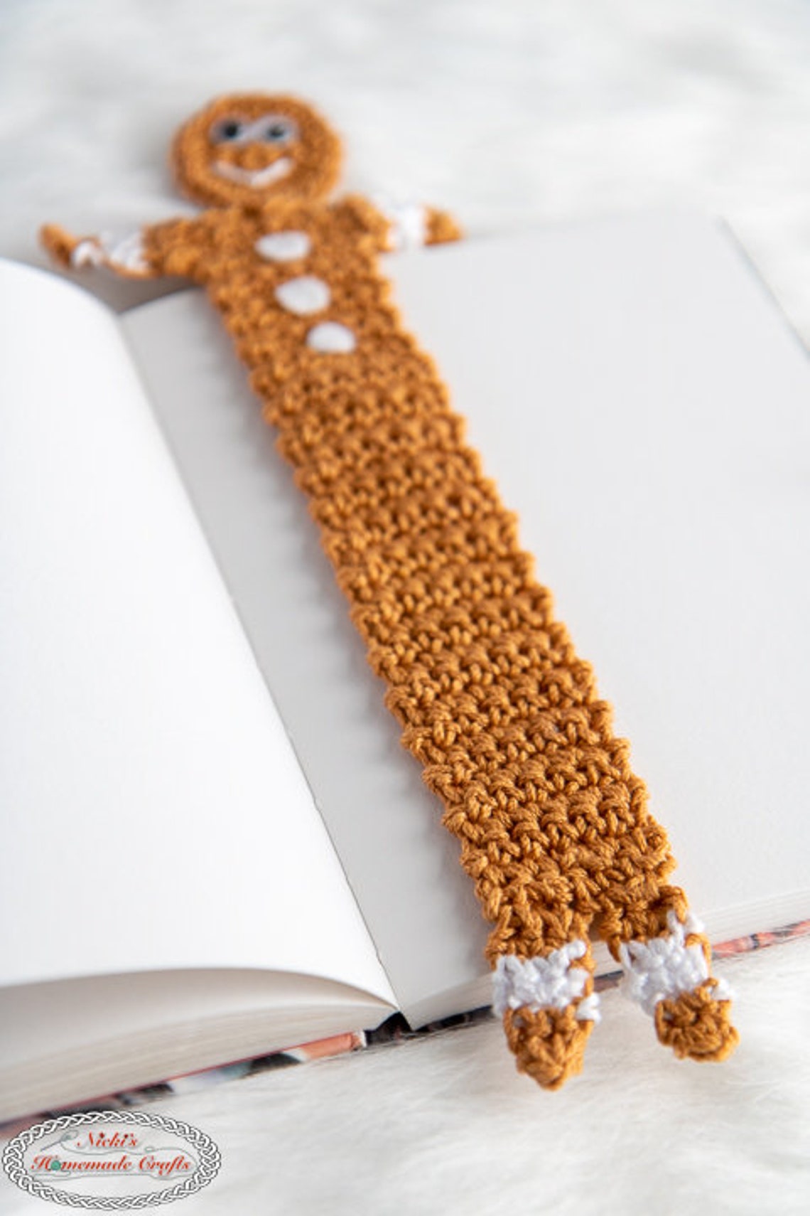 Crochet Gingerbread Man Bookmark Pattern | Crochet Bookmark | Christmas ...
