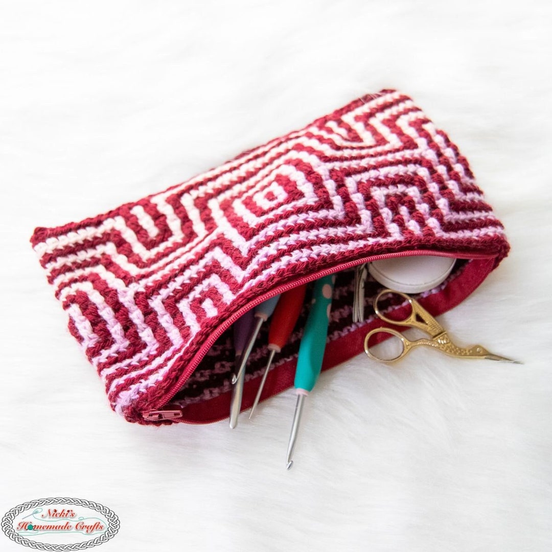 Illusion Square CROCHET POUCH PATTERN | Crochet Zipper Pouch | Crochet ...