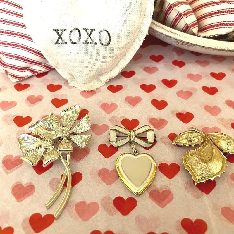 Monet Flower Brooches - Etsy