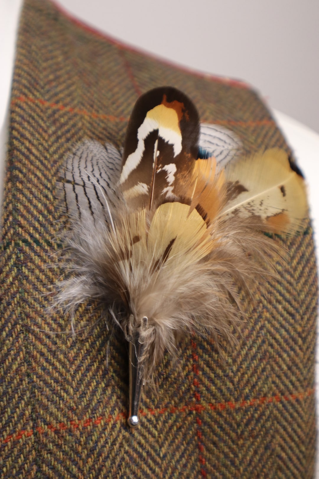 Pheasant White Feather Hat Pin Brooch or Lapel Brooch Gold or Silver ...