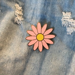 Daisy Enamel Pin - Etsy