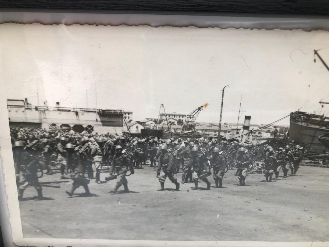 WW2 Framed Soldier Photo - Etsy