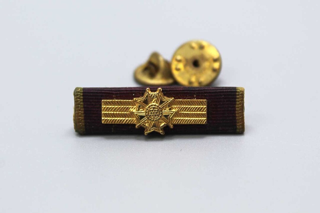 US Legion of Merit Chief Commander Ribbon Bar . YMU588 - Etsy UK