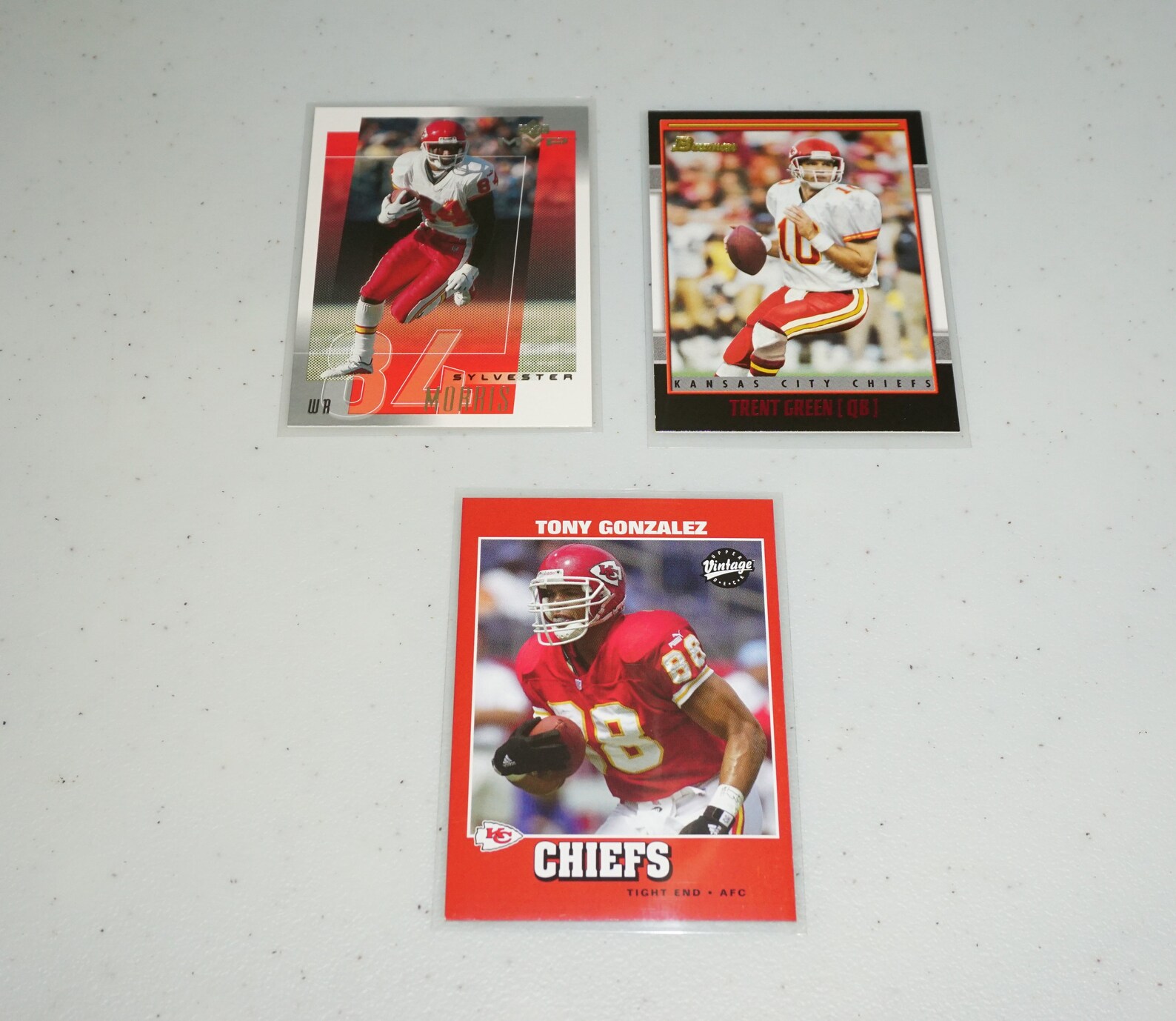 2001, Kansas City Chiefs, Mixed Football Card Lot, Tony Gonzalez and ...