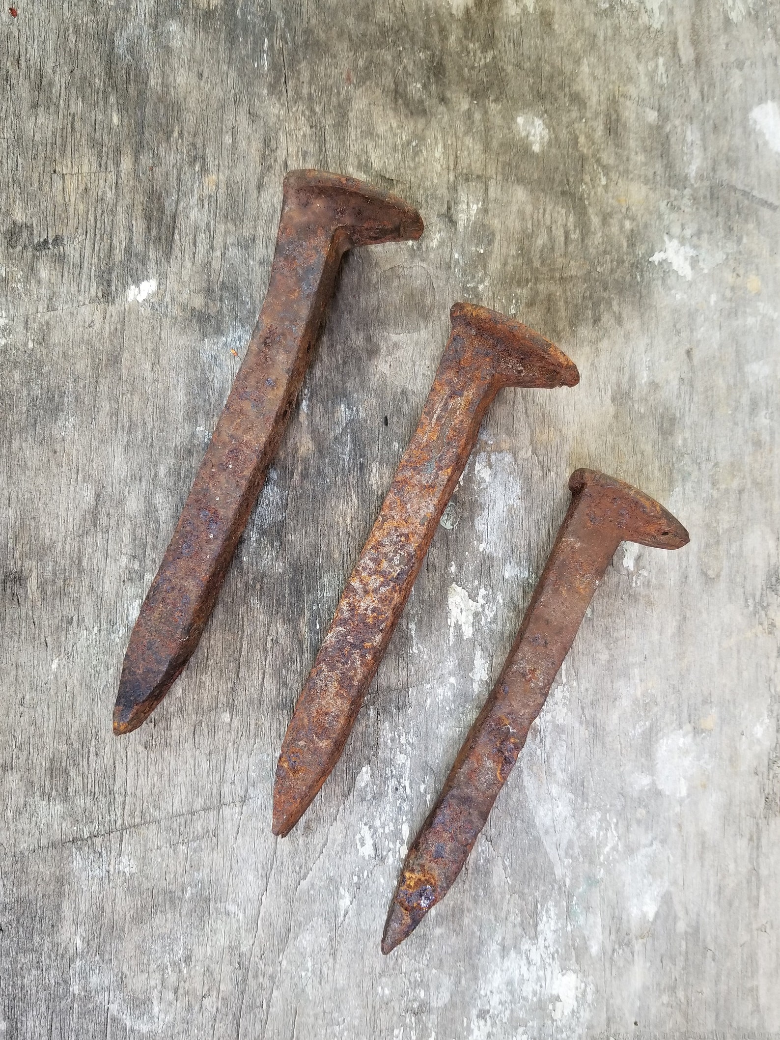 3 Old Rusty Railroad Spikes Rustic Décor - Etsy