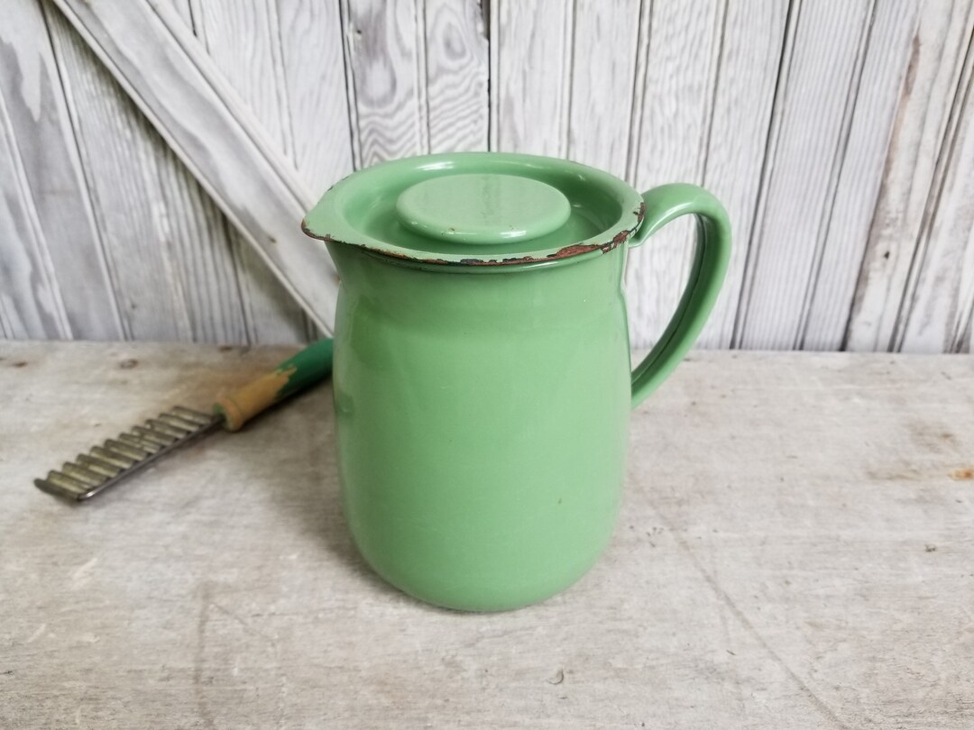 Vintage Green Enamelware Pitcher With Lid - Etsy