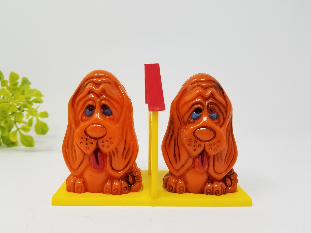 Vintage Hound Dog Salt and Pepper Shakers With Doghouse Tray Holder ...