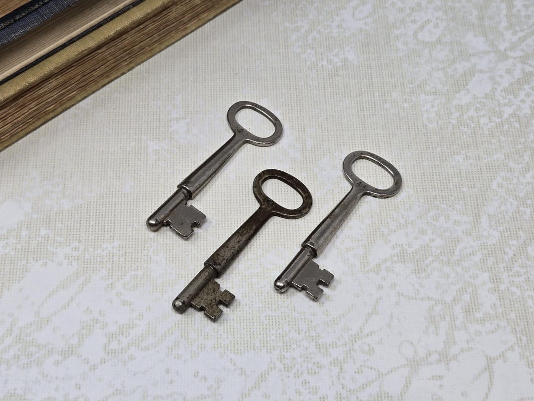 Antique Yale & Towne Skeleton Keys Altered Art Jewelry - Etsy