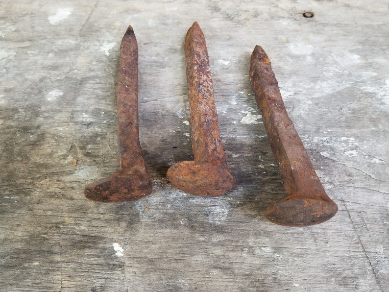 3 Old Rusty Railroad Spikes Rustic Décor - Etsy