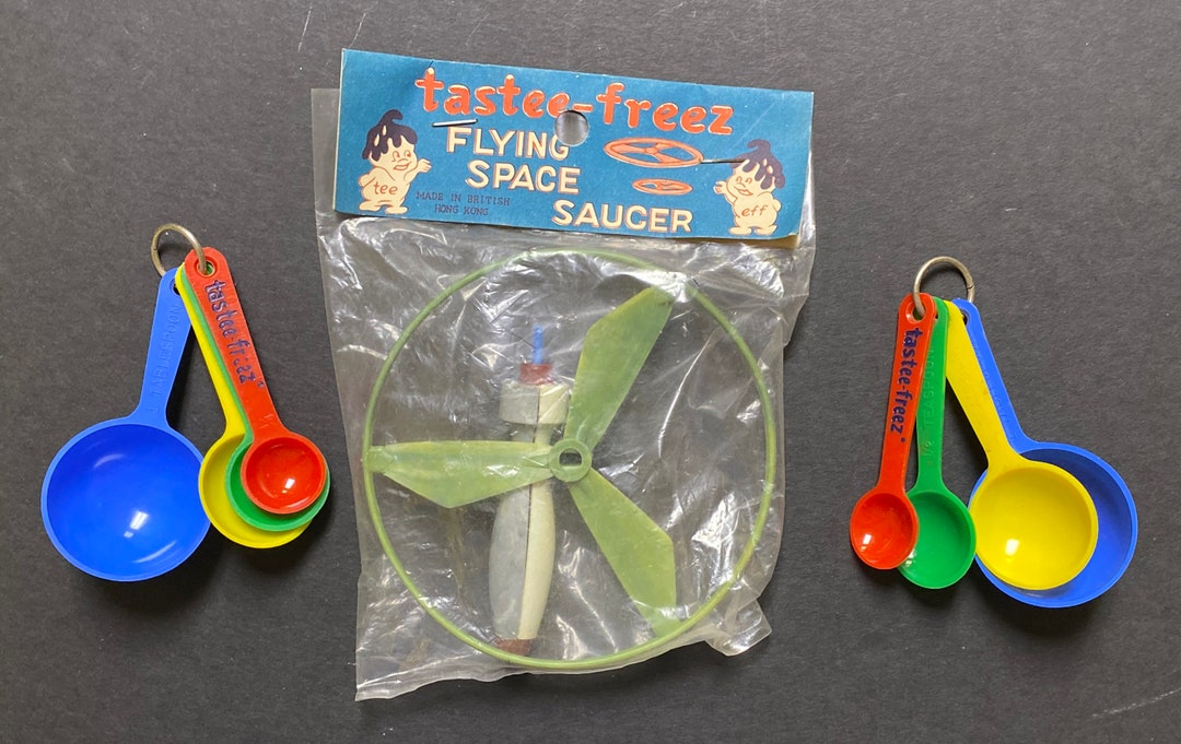 1950's Tastee Freez Flying Space Saucer & 2 Measuring Spoons - Etsy