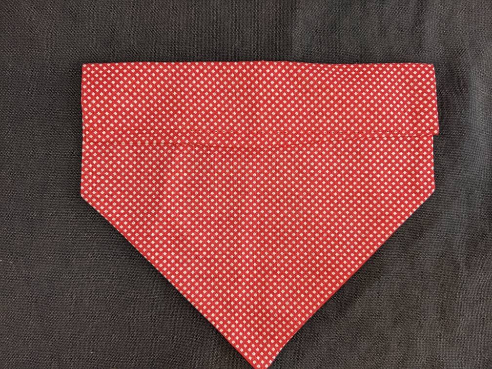 Dog bandana in red and white spotted cotton