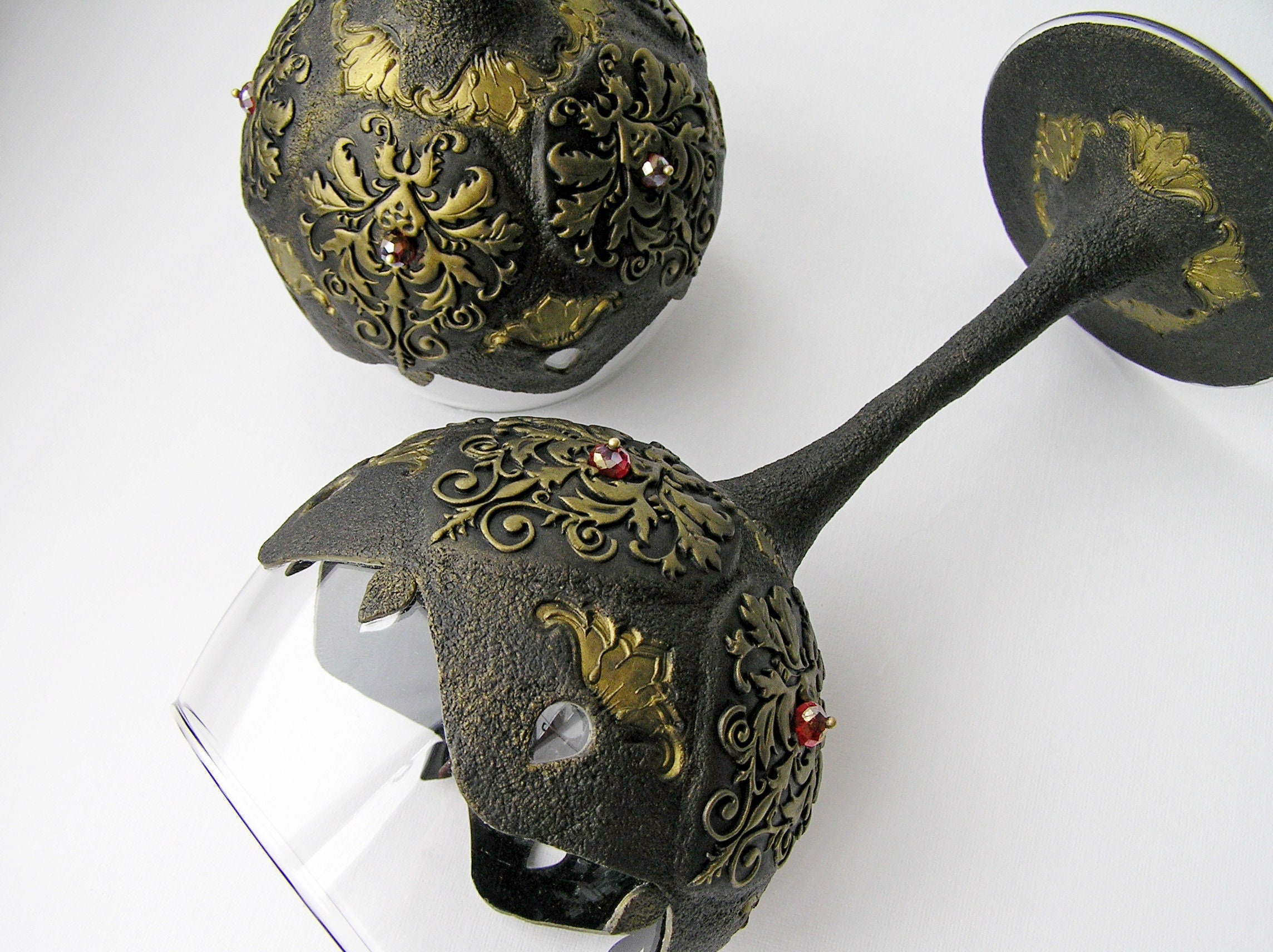 Gold Medieval Wine Goblets With Custom Colors Crystals Royal Wine ...