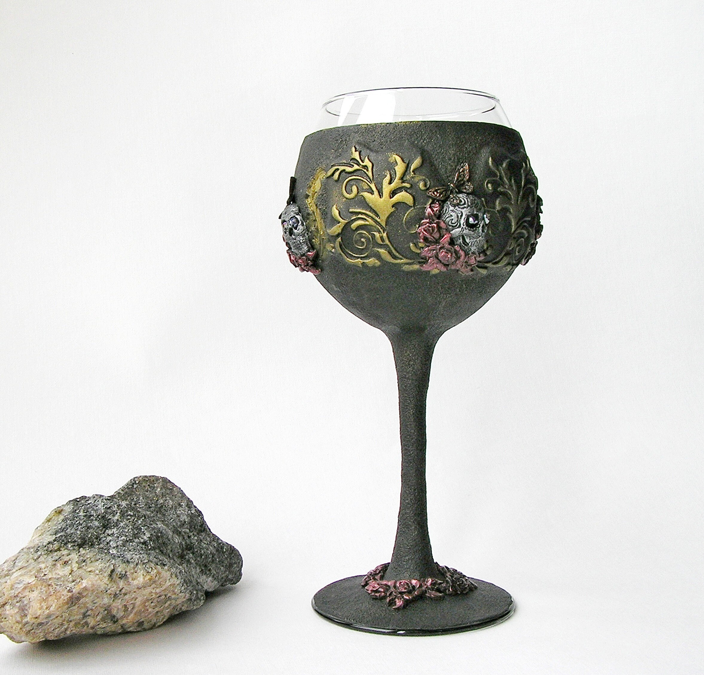 This Gothic Victorian-style Skull Goblet Steampunk Wine Glass Halloween ...