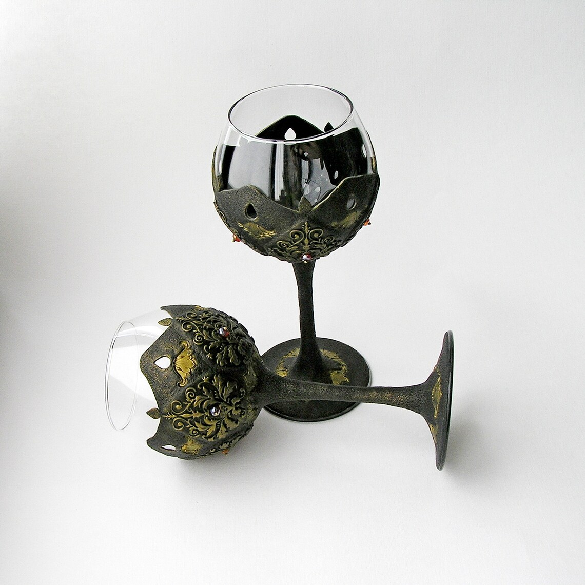 Gold Medieval Wine Goblets With Custom Colors Crystals Royal Wine ...