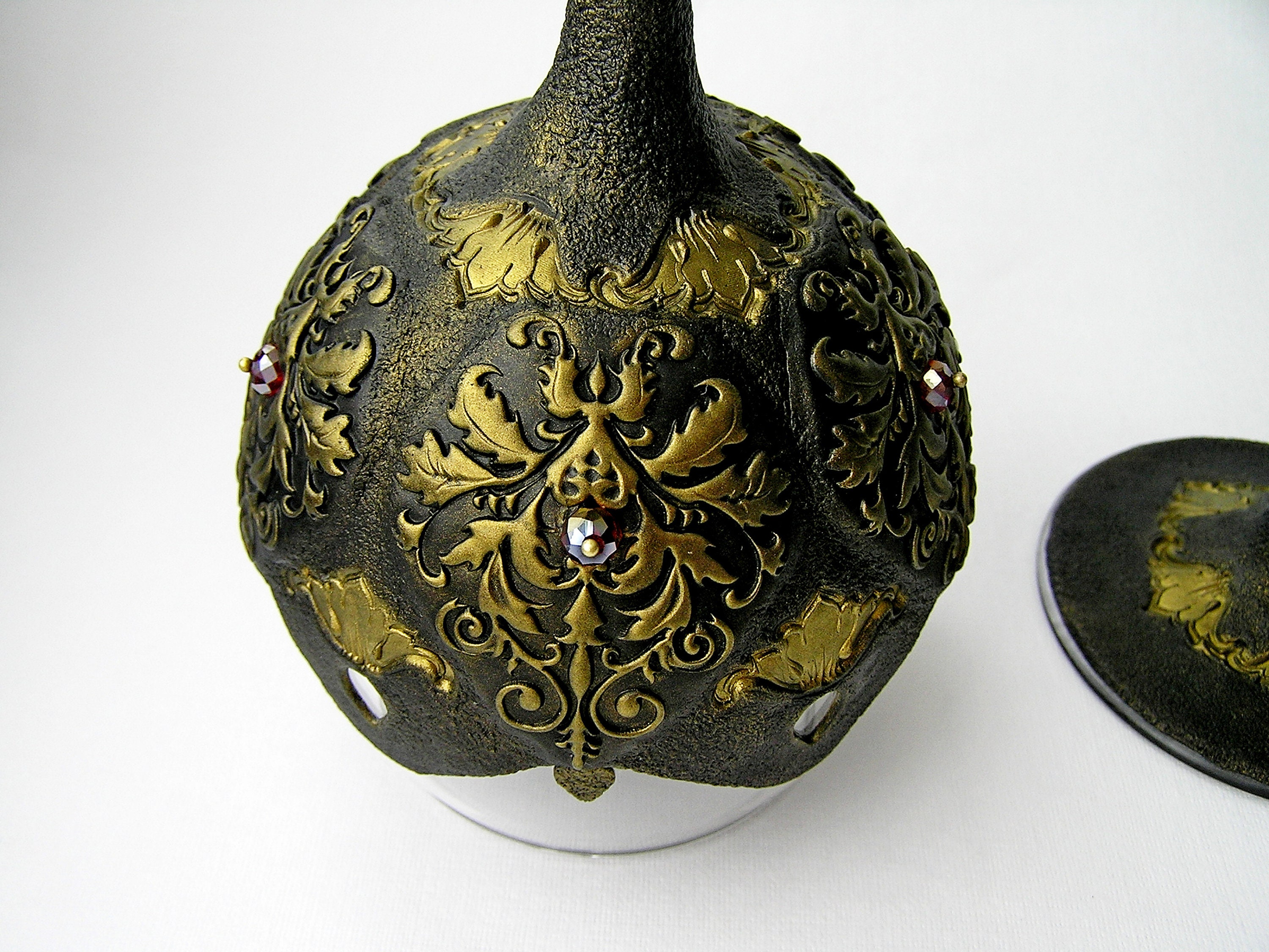 Gold Medieval Wine Goblets With Custom Colors Crystals Royal Wine ...