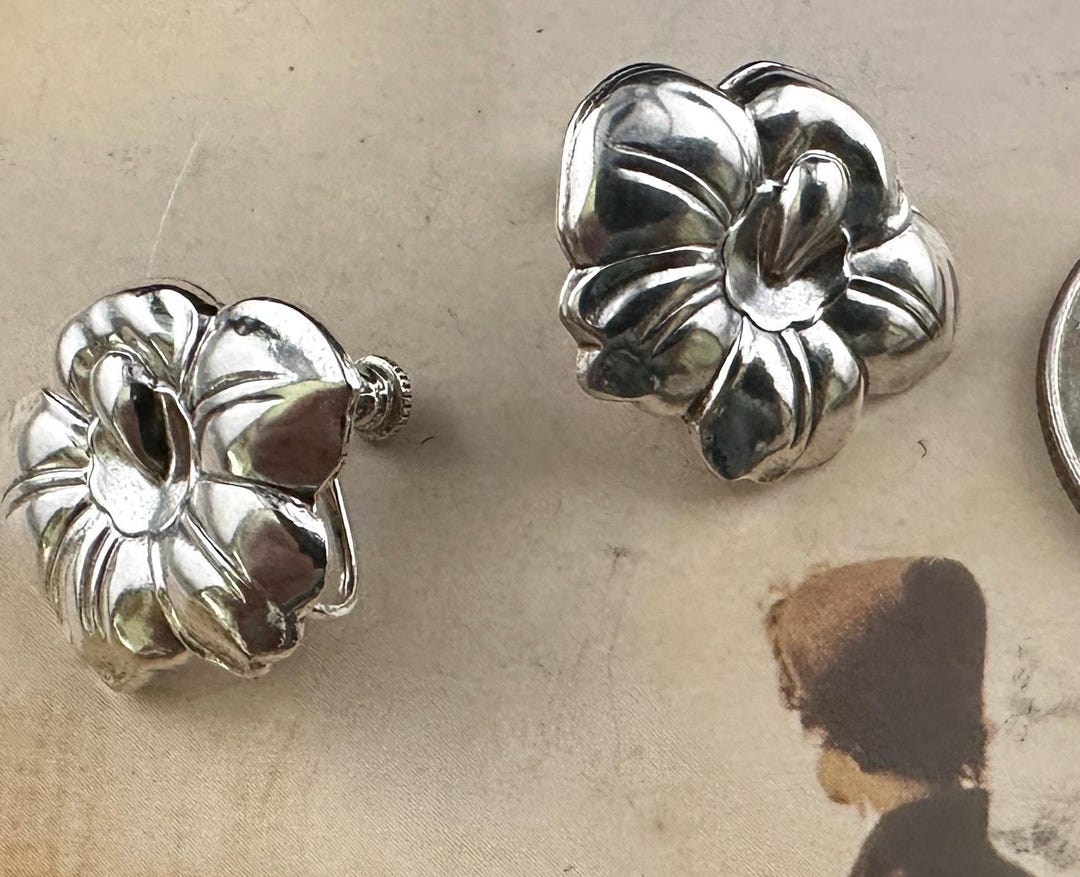 Vintage Sterling Silver Screw Back Flowers Earrings - Etsy