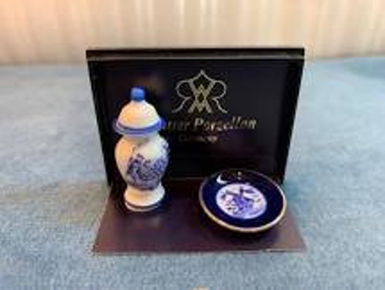 Reutter Dollhouse Porcelain, Miniature Delft Set With Urn and Plate ...