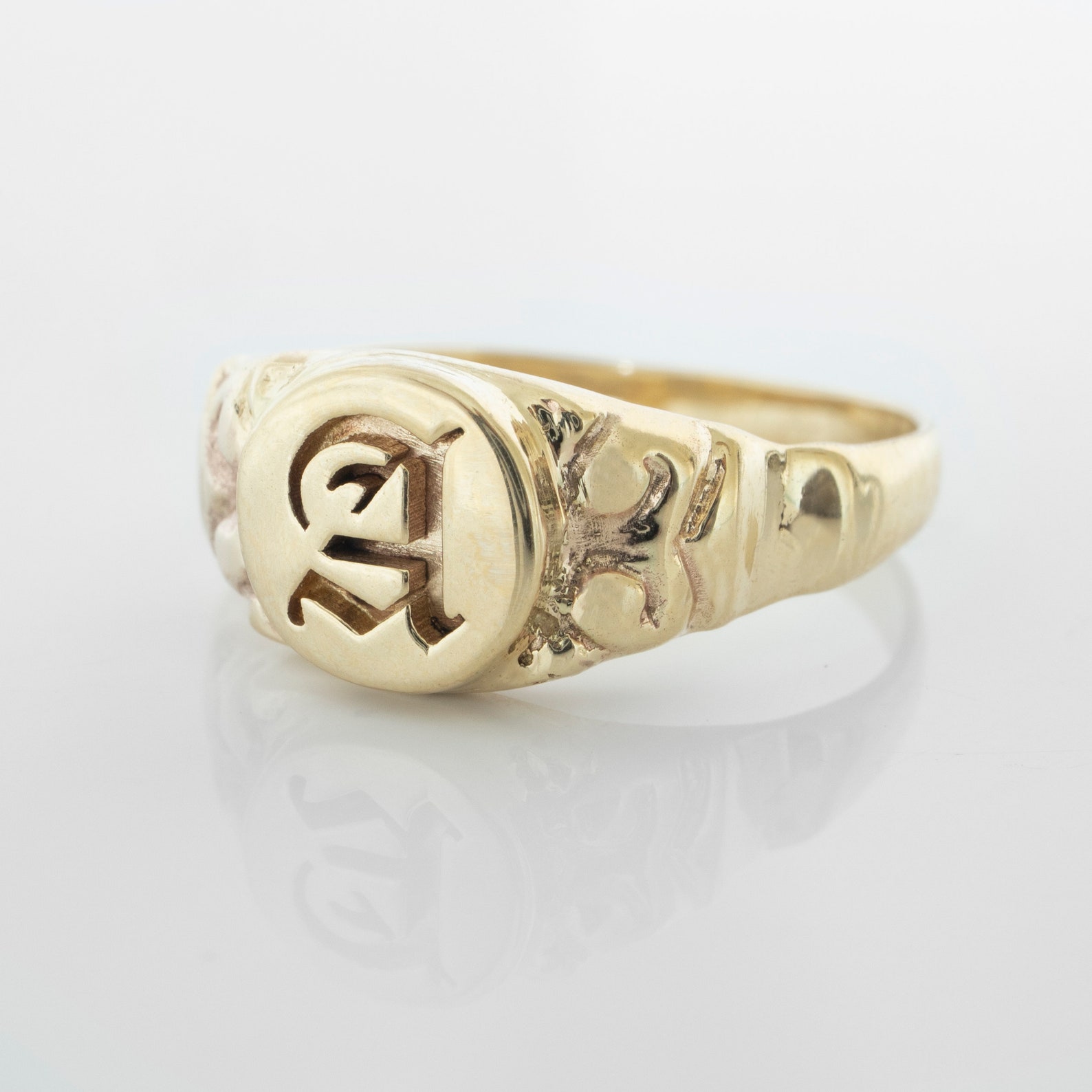 Vintage Style Signet Ring Personalized and Engraved in 8K | Etsy