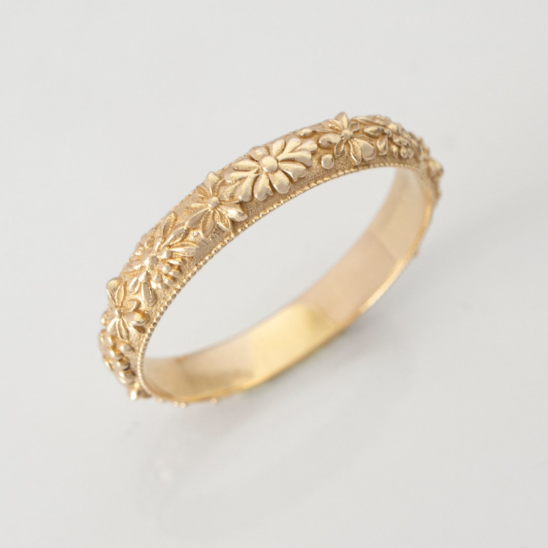 Floral Victorian Wedding Band | Florist Ring | Carved Gold Ring ...