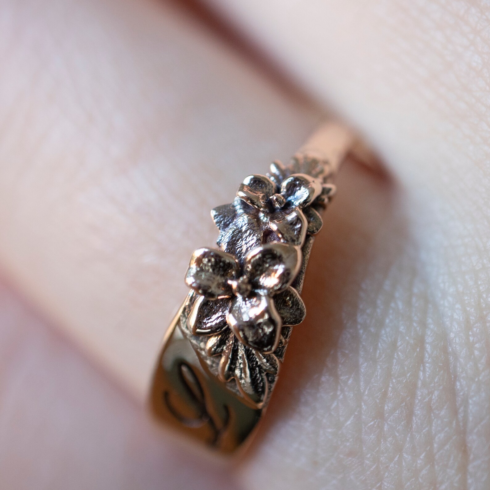 Floral Lily Signet Ring: Personalized Gold Monogram - Etsy